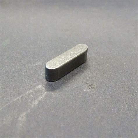 Passfeder 4 X 4 X 8mm 153 X2 96140408