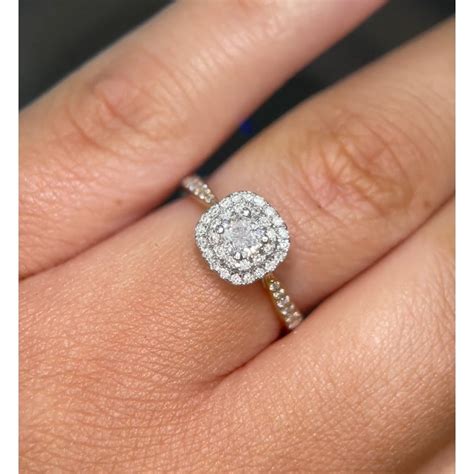 Cushion Cut Halo Engagement Rings