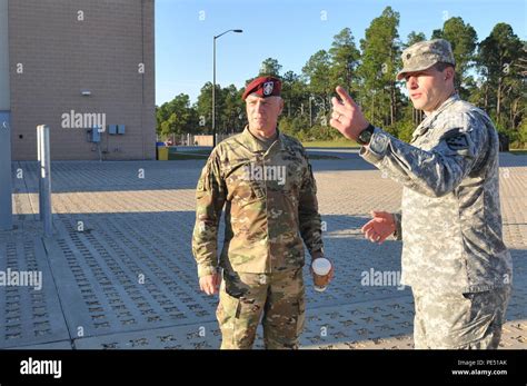 Ltc Joshua Fulmer 519th Military Intelligence Battalion Commander Gives Maj Gen Jefforey