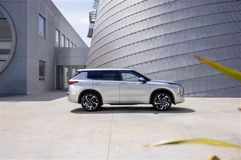 Mitsubishi New Outlander Características Megauto
