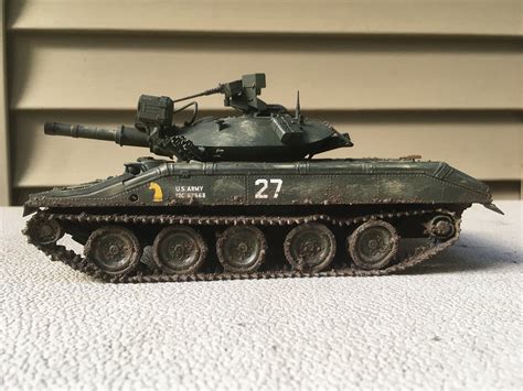 Us M551 Sheridan Airborne Tank Vietnam War Plastic Model Tank Kit