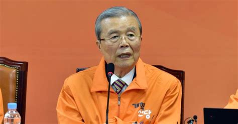 발언하는 김종인 공천관리위원장