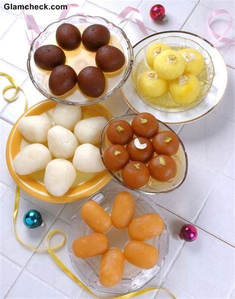 Be A Great Host This Holi Sweets And Snack Tips — Indian Fashion