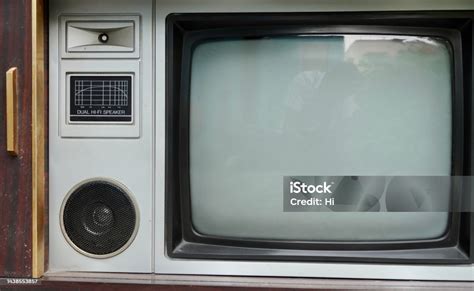 Vintage Tv Set Vintage Old Fashioned Tv Isolated In Home Classic Retro