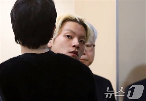 빈소 지키는 래퍼 노엘 뉴스1