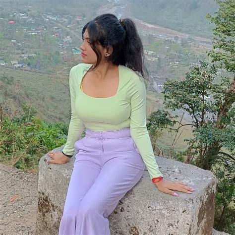 Mihika Das Memihika • Threads Say More