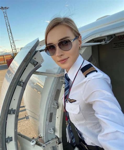 Female Pilot Aesthetic Airplane Girl Pilot Aesthetic Female Pilot