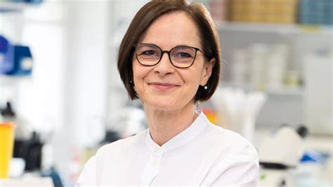 Pionnière De Limmunologie La Pr Yasmine Belkaid Rejoint Lacadémie