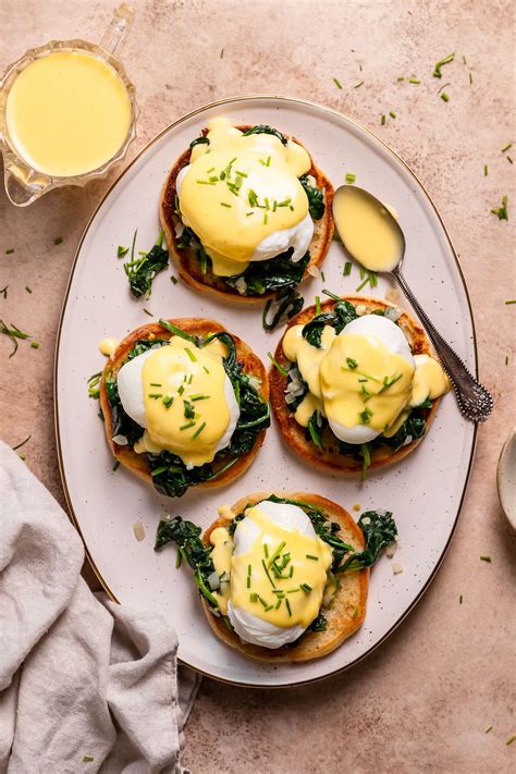 Scrambled Eggs Florentine With Cheese