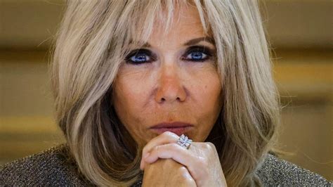 Brigitte Macron Wehrt Sich Rechtlich Gegen Die Behauptung Sie Sei Als