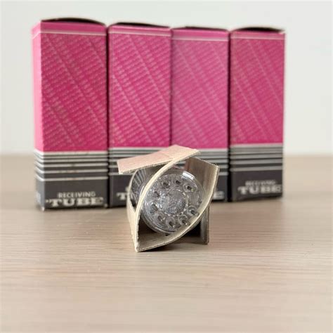 Yahooオークション 10de7 Toshiba 真空管 4本 新品