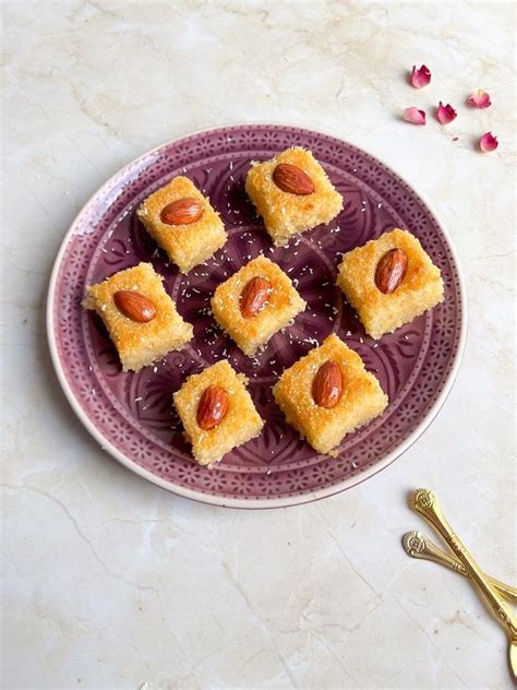 Basbousa Arabischer Grießkuchen Mit Kokosraspeln Rezept Grießkuchen Arabische Desserts