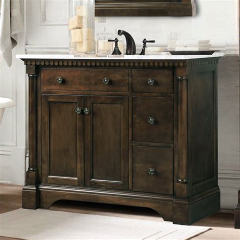 Traditional Bathroom Vanities With White Single Sink