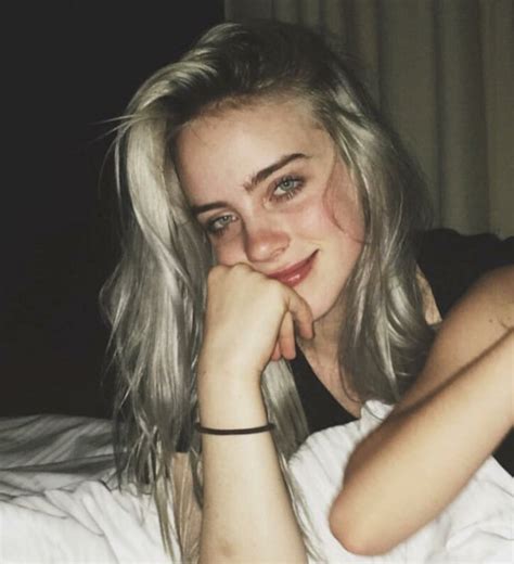 Billieeilish的脚 千图网