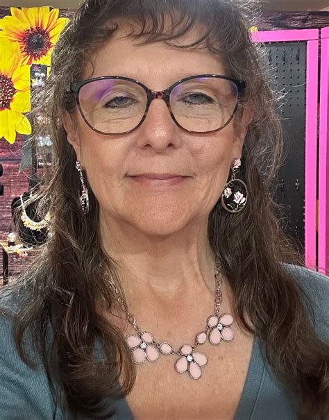 Paula Hoff So Help A Girl Out Which Set Do You Like Facebook