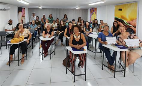 Artesãos Recebem Capacitação Sobre Identidade Cultural E Inovação