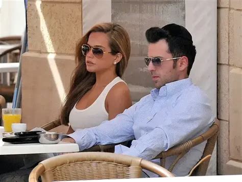 פפראצי אגם רודברג ובן זוגה זוהר ספיר במסעדה בצפון העיר וואלה סלבס