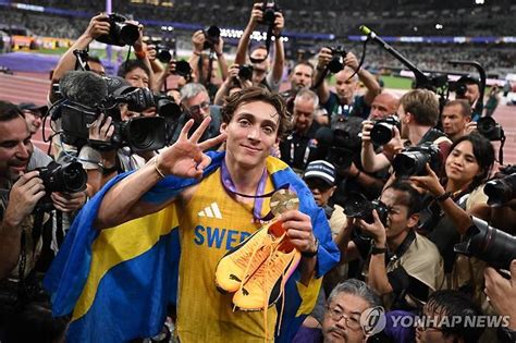 듀플랜티스 장대높이뛰기 세계新 6m30세계선수권 3연패