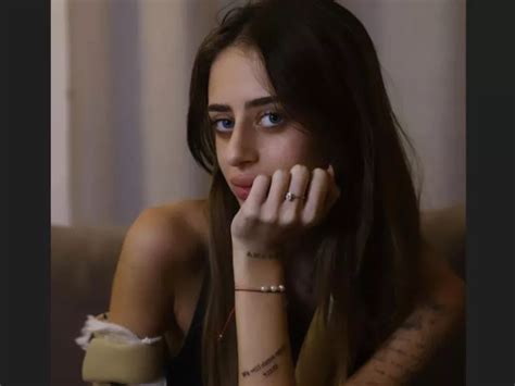 Mia Schem «Θα χορέψουμε ξανά έγραψε σε τατουάζ η 21χρονη που ήταν όμηρος της Χαμάς ΣΚΑΪ