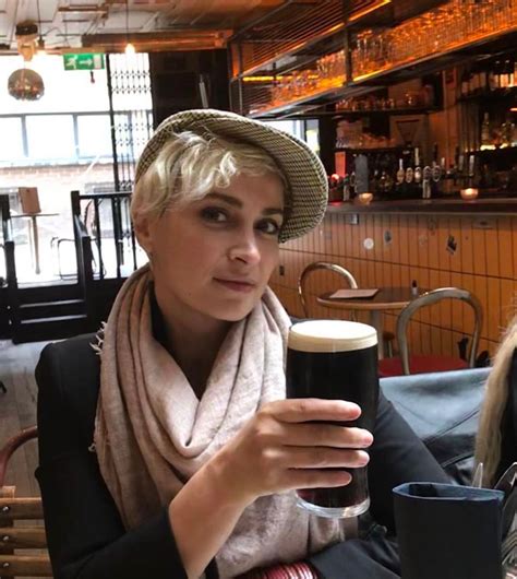 Cine Este Halyna Hutchins Femeia Pe Care Alec Baldwin A împușcat O Femeia Avea 42 De Ani și