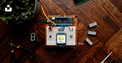 흰색과 검은 색 회로 기판 사진 Unsplash의 무료 전자공학 이미지