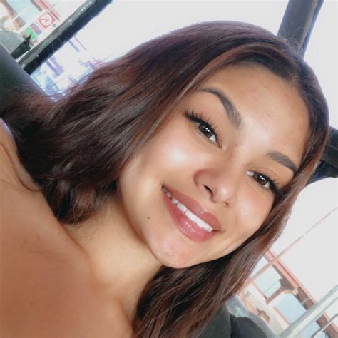 Amanda Herrera Hostess Steve Os Beer Garden Linkedin