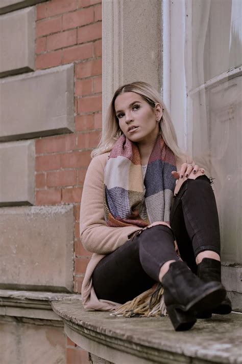 Window Dressing Scrolller