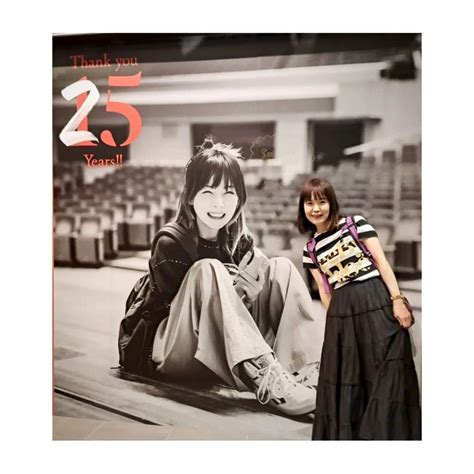 川原ちかよさんのインスタグラム写真 - (川原ちかよInstagram)「aikoちゃんのポップアップショップ。 SHIBUYA TSUTAYA！ 居合わせたファンの人たち、 写真を撮り合っ ...