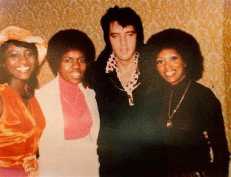 Elvis With The Sweet Inspirations His Back Up Singers From 1969 To 1977 Elvis Presley