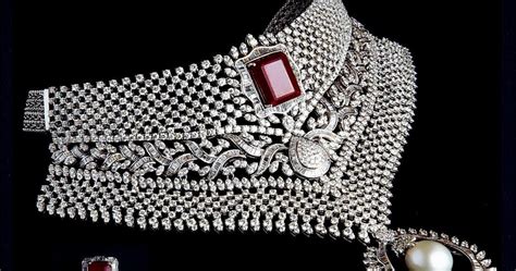 Latest Pakistani Indians And Arabic Mehndi Design Jewelry And Dresses