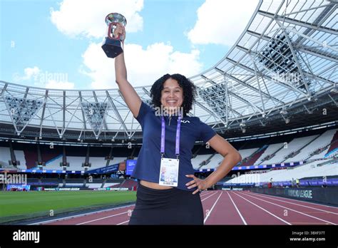 Grace Ajose Breen Gbr Poses With The Wanda Diamond League Trophy