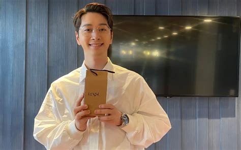 【两站联合中字and无字】【黄灿盛】211002 灿盛直播—黄灿盛青桔酱赞成？哔哩哔哩bilibili