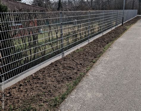 Proceed To Fasten The Rest Of The Mesh Using The Method Attach Tension Wire To Chain Link Fence