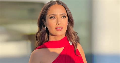 When Salma Hayek Went Baless In A Short Dress Flashing Her Side Bbs