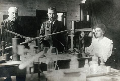 Marie Curie Biography Nobel Prize Accomplishments And Facts Britannica