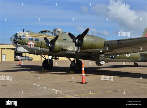 Boeing B 17 Flying Fortressthunderbird The Most Original Flying
