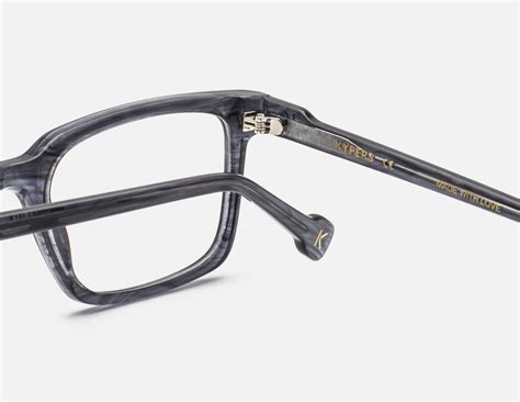 Opalina Translucent Lapis Black Kypers