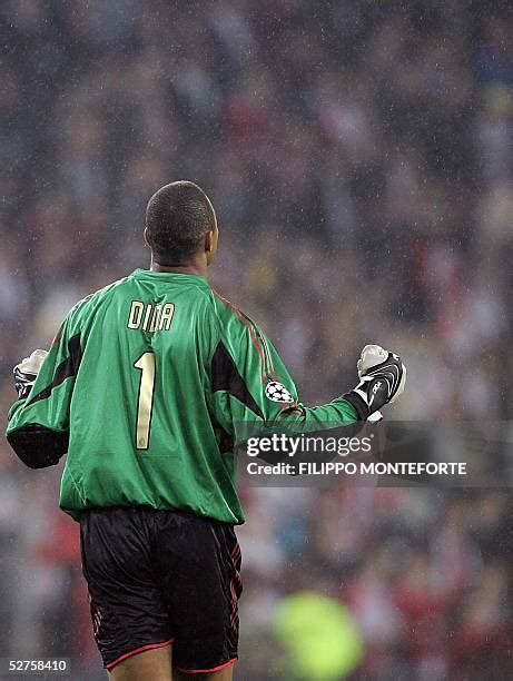 Milan Goalkeeper Dida Photos And Premium High Res Pictures Getty Images