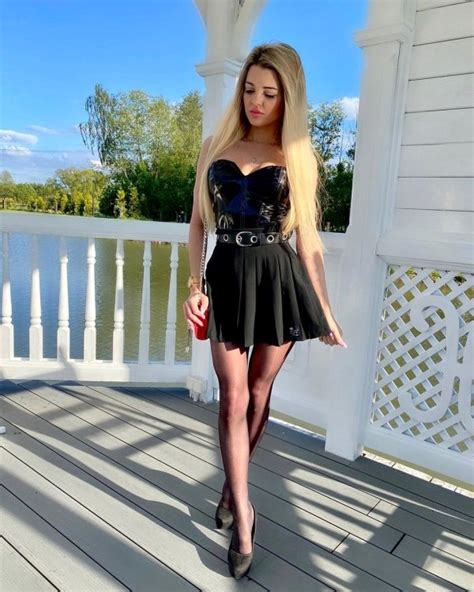 Girls In Corsets 36 Pics