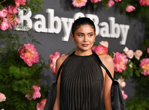 Kylie Jenner Sparks Pregnancy Rumors After Recent Pics Go Viral