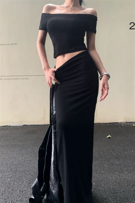 핑크프릴 Set 오프숄더 반팔 슬리밍 크롭 탑 피쉬 테일 롱스커트 투피스세트