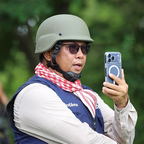 ស្រី នាង