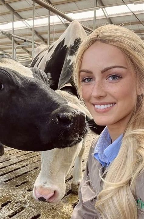Pin By Tim Randall On Farm Girls Country Girls Farm Girl Farm Life