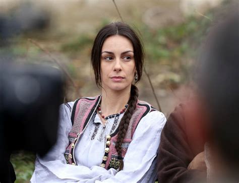 Slike Koje Će Pokrenuti Lavinu Komentara Sloboda Mićalović Potpuno Gola U Kadi