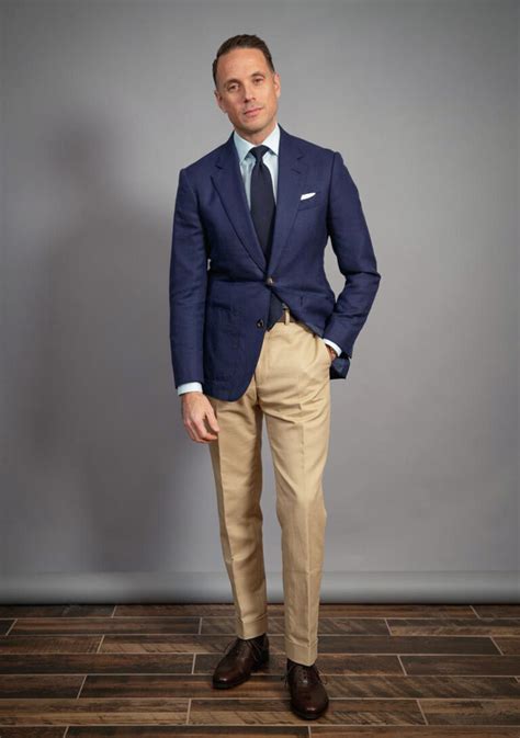 15 Classy Ways To Wear A Navy Blazer