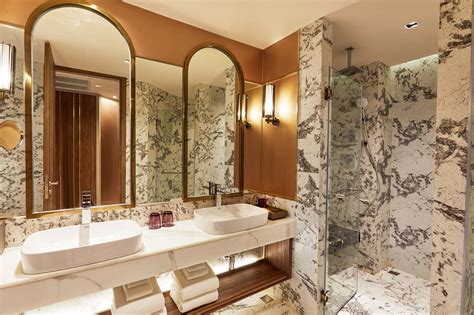 5 Star Hotel Bathroom In India