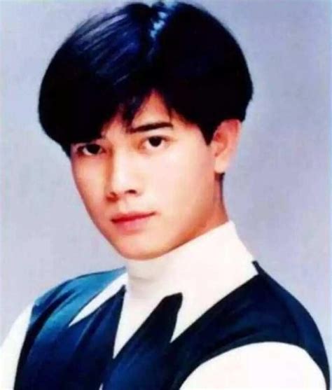 郭富城年轻时照片：中分发型超经典，最后一张有初恋男孩的味道郭富城初恋发型新浪新闻