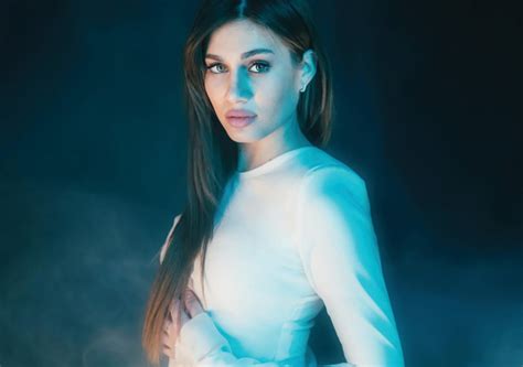 אחרי שהודחה מרוקדים עם כוכבים זה הצעד הבא של אלה לי להב Tmi