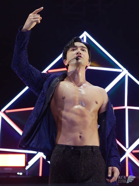 Choi Siwon Abs
