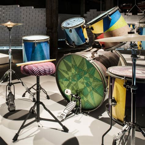 Video Bertjan Pot Weaves Nike Shoelaces To Create Seats